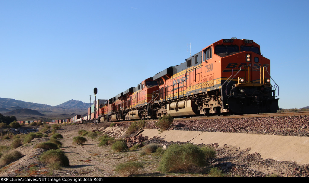 BNSF 7590, BNSF 7690, BNSF 6729 & BNSF 7439
